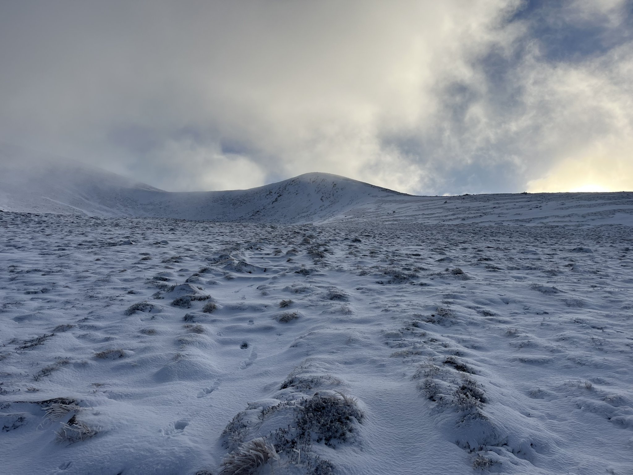 Northern Cairngorms Blog & Mountain Info » Cloudy tops